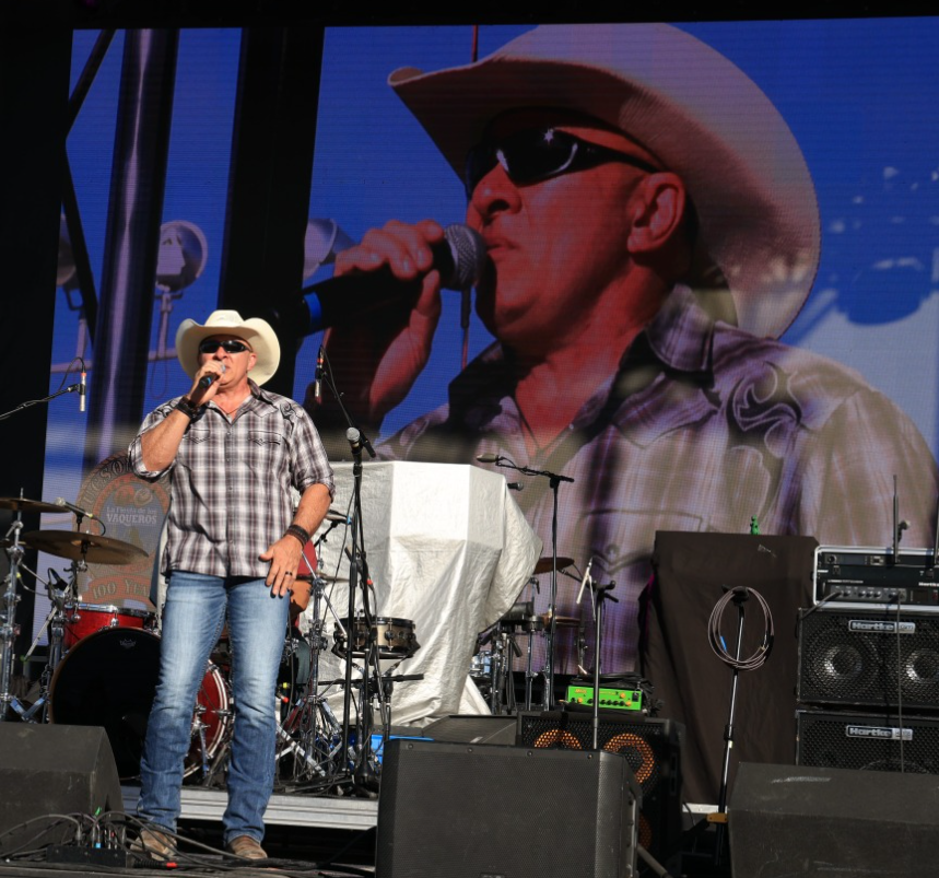 SingSnap - Tony_AZ - I Let Her Lie